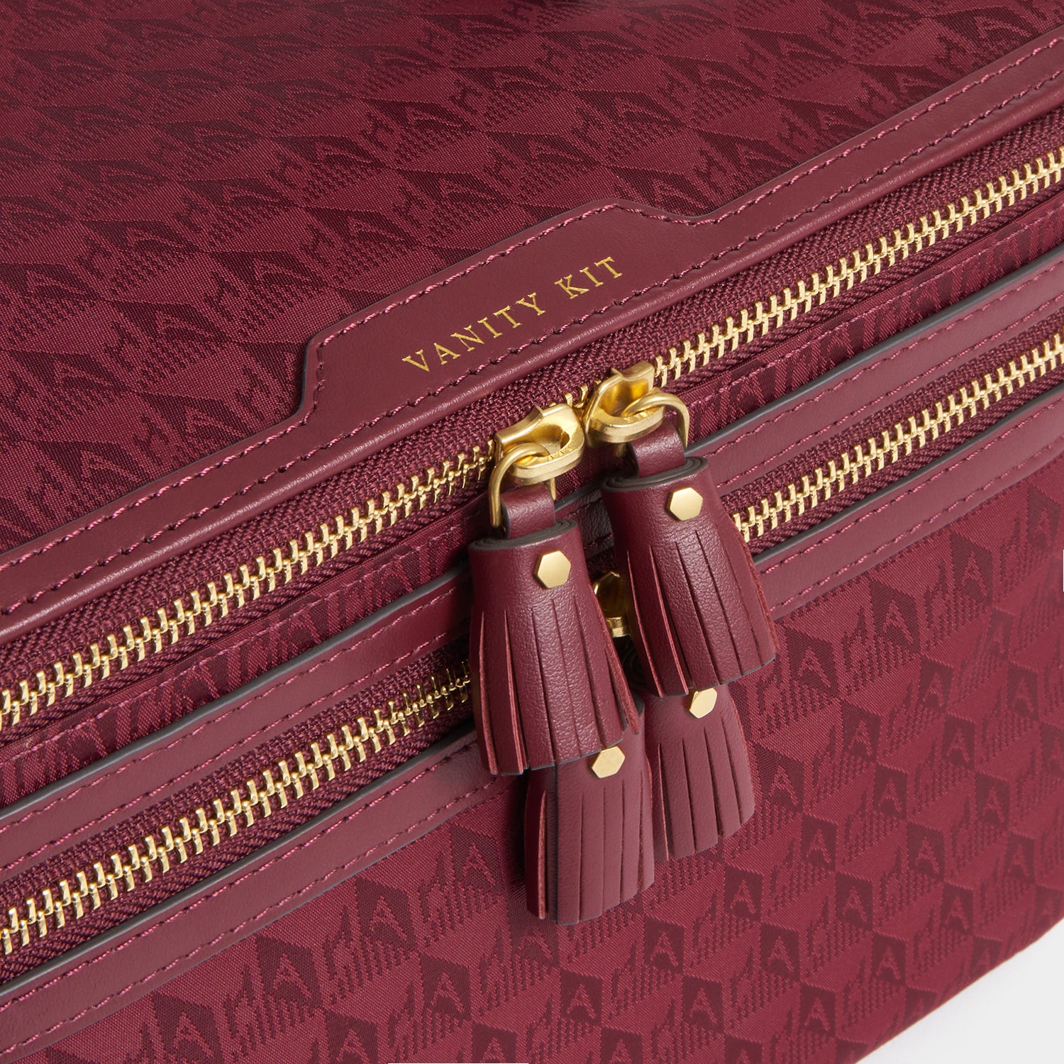 Logo Vanity Kit | Anya Hindmarch UK